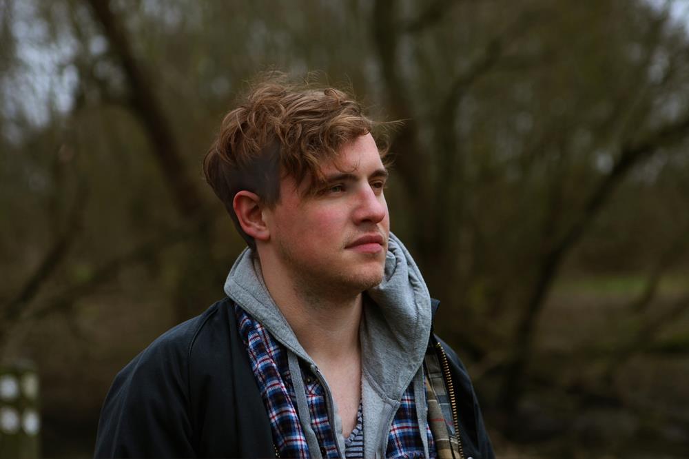 FRESH: ‘Distance’ – Alex Bayly – Talk About Pop Music