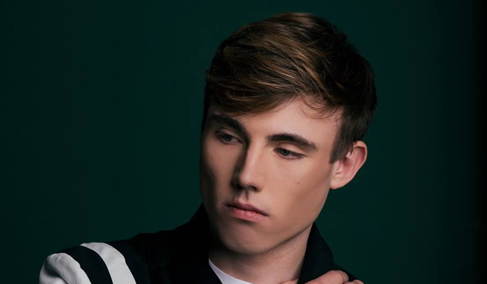 SPOTLIGHT: Asher Knight Releases ‘Step Back’ EP – Talk About Pop Music
