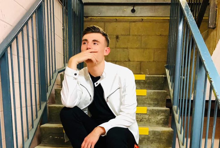 INTERVIEW: Asher Knight – Talk About Pop Music