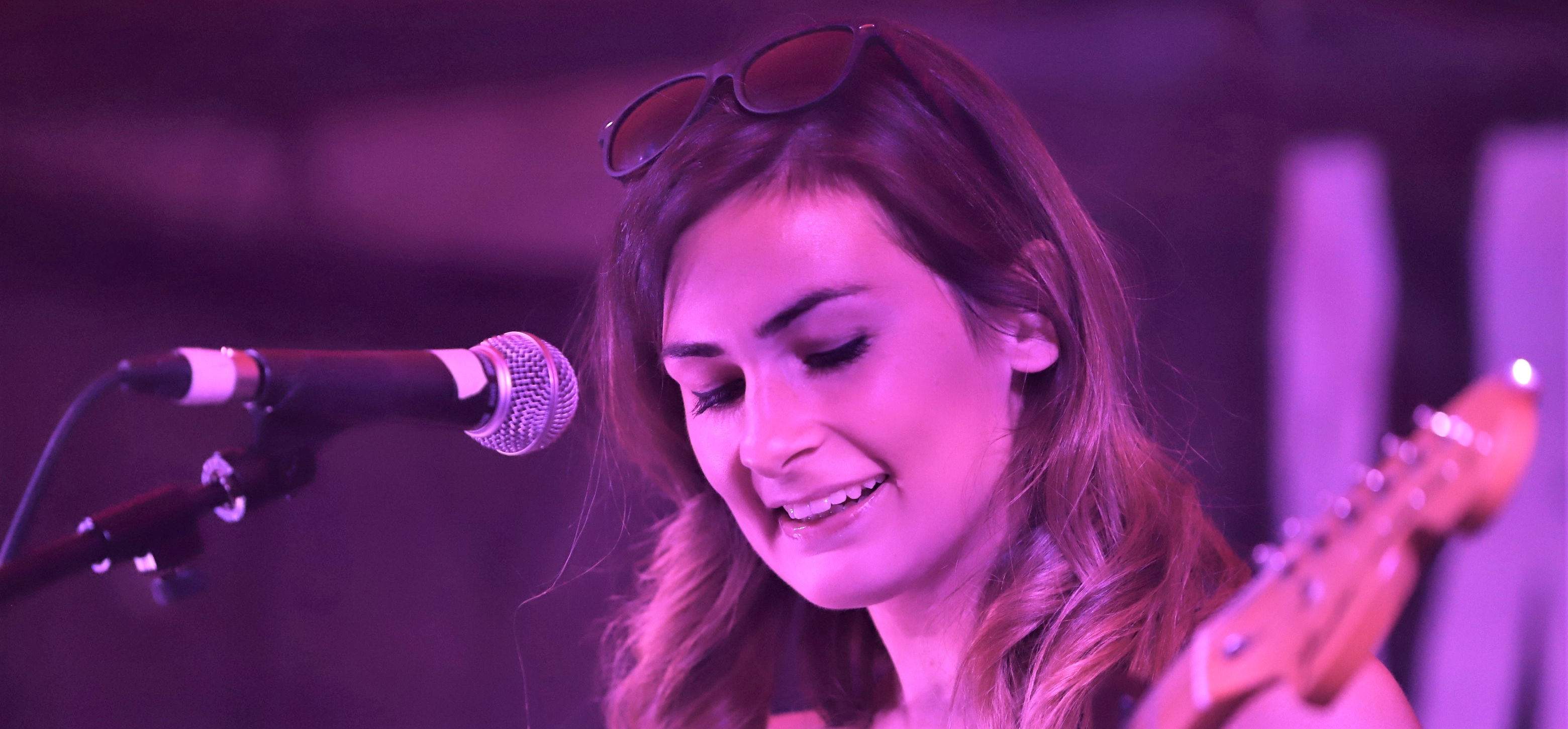 FRESH: ‘Numb’ – Zoë Phillips – Talk About Pop Music