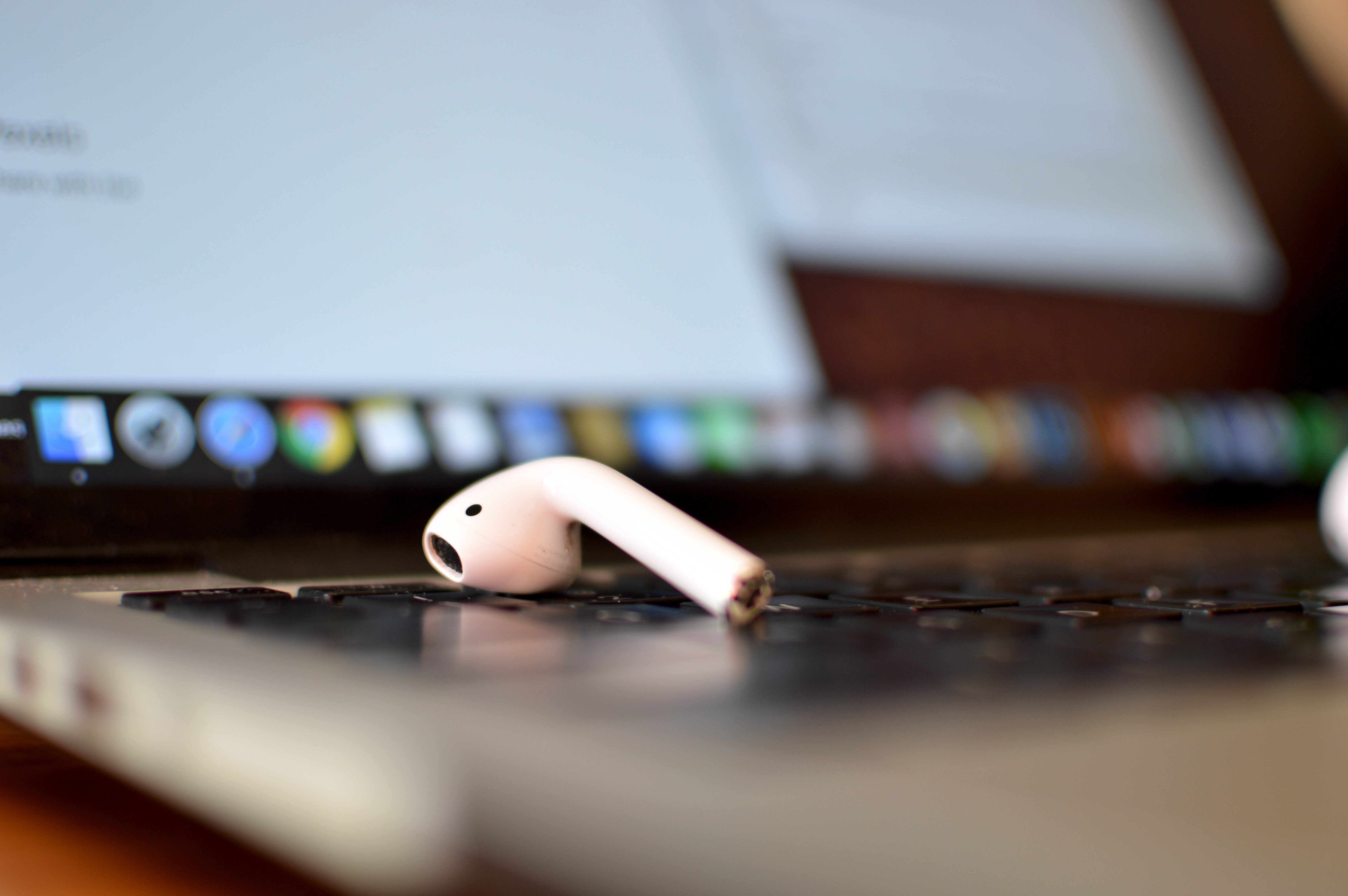REVIEW: Apple AirPods Pro – Talk About Pop Music
