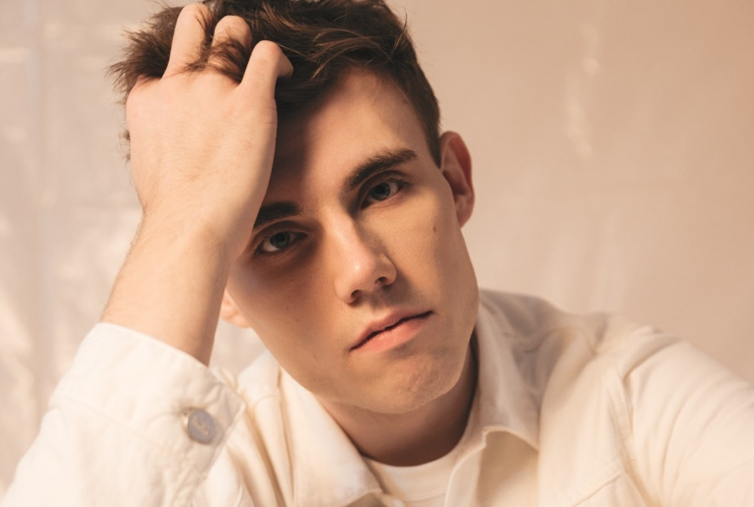 FRESH: ‘Oxygen’ – Asher Knight – Talk About Pop Music