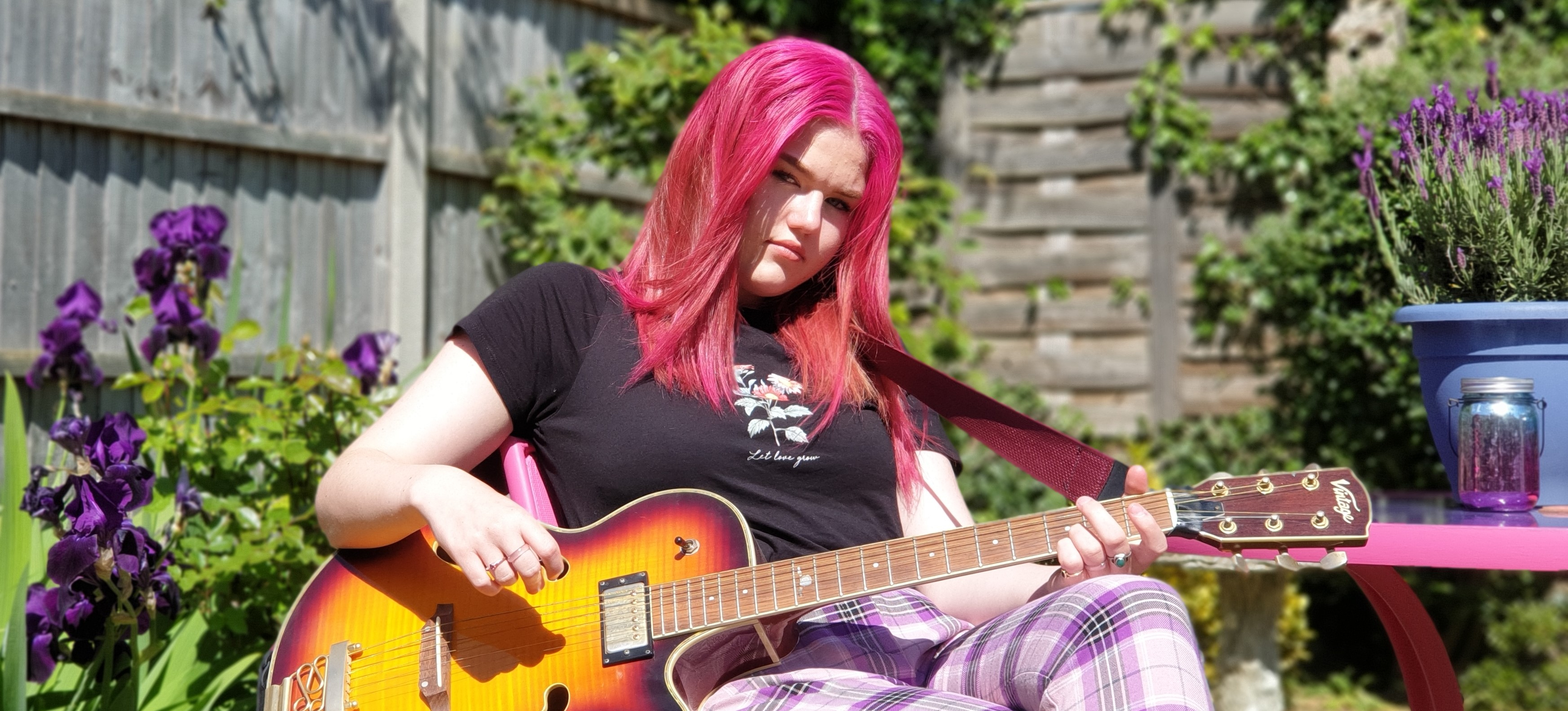 FRESH: ‘Infamous Kiss’ – Anna Mae Kelly – Talk About Pop Music